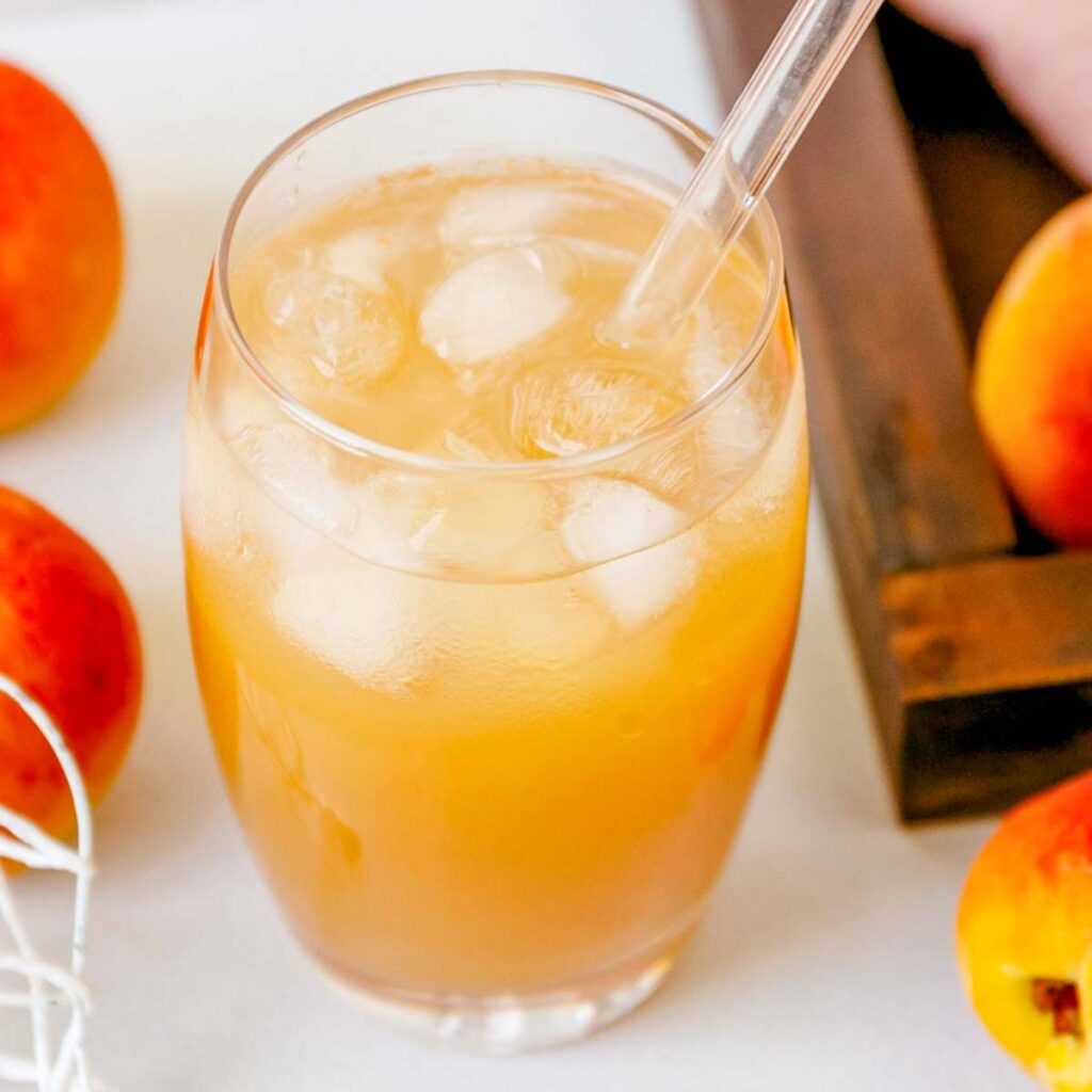 Iced Peach Green Tea Lemonade - Simply Low Cal